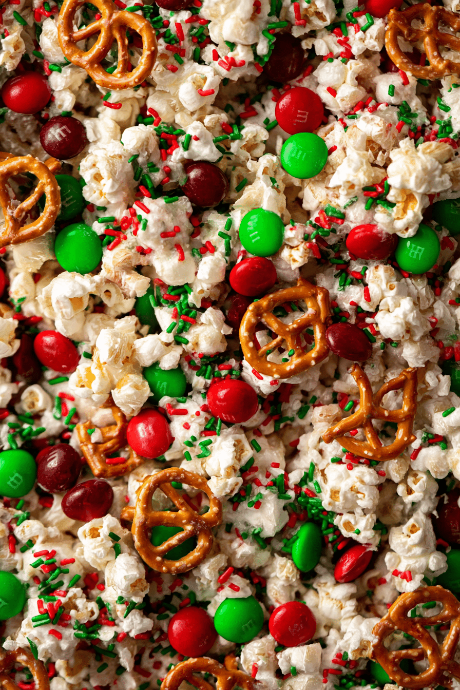 Christmas Popcorn: Easy & Festive Snack for Holiday Gifting - ely recipes